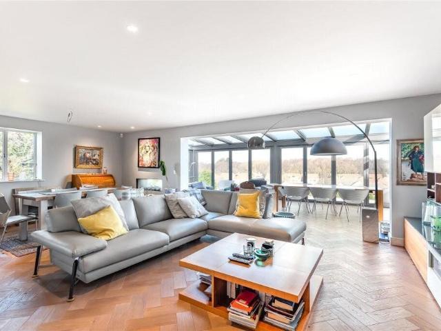 Wigton Lane, Leeds, West Yorkshire LS17, 3 bed flat to rent, £3,500 pcm | PrimeLocation