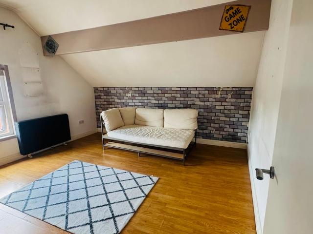 Wigan Lane, Wigan WN1, 1 bed flat to rent, £695 pcm | PrimeLocation