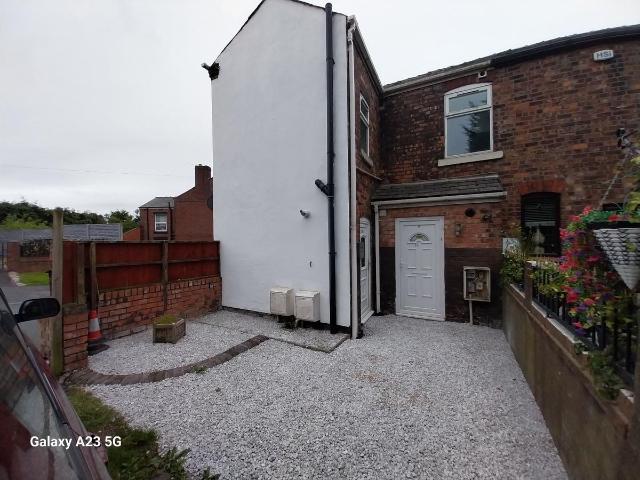 Wigan Lower Road, Standish Lower Ground WN6, 2 bed flat to rent, £695 pcm | PrimeLocation