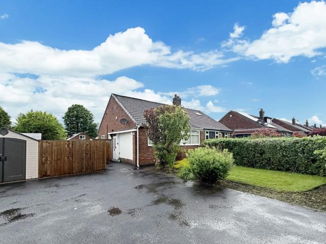 Wigan Road, Bolton BL3, 2 bed bungalow to rent, £1,200 pcm | PrimeLocation