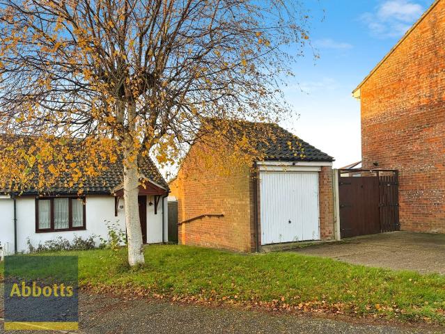 Wigg Road, Fakenham NR21, 2 bed bungalow to rent, £900 pcm | PrimeLocation