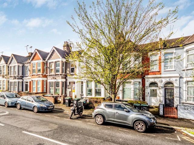 Wightman Road, Haringey N4, 1 bed flat to rent, £1,800 pcm | PrimeLocation