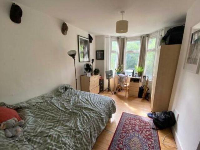 Wightman Road, Harringey, London N8, 3 bed flat to rent, £3,200 pcm | PrimeLocation