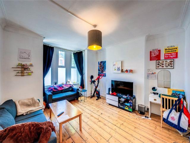 Wightman Road, Harringey, London N8, 5 bed flat to rent, £5,000 pcm | PrimeLocation