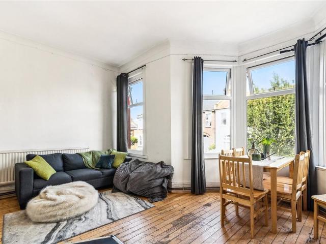 Wightman Road, London 3 bed flat to rent £3,200 pcm £738 pw