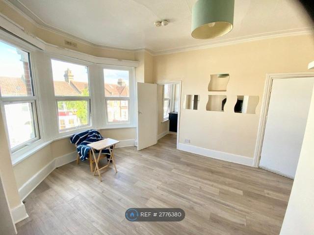 Wightman Road, London N4, Studio to rent, £1,400 pcm | PrimeLocation
