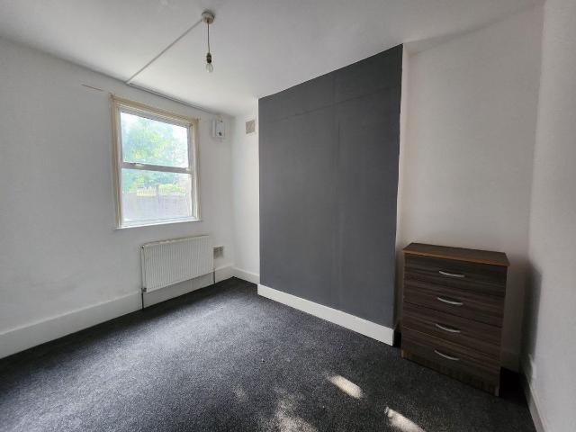 Wightman Road, London N8, 2 bed flat to rent, £1,950 pcm | PrimeLocation