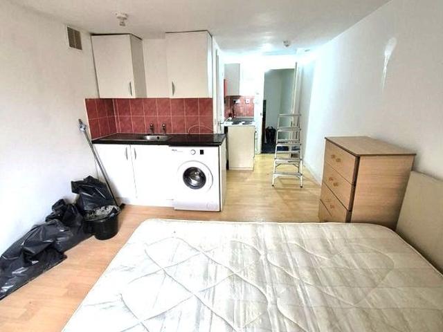 Wightman Road, London N8, Studio to rent, £1,200 pcm | PrimeLocation