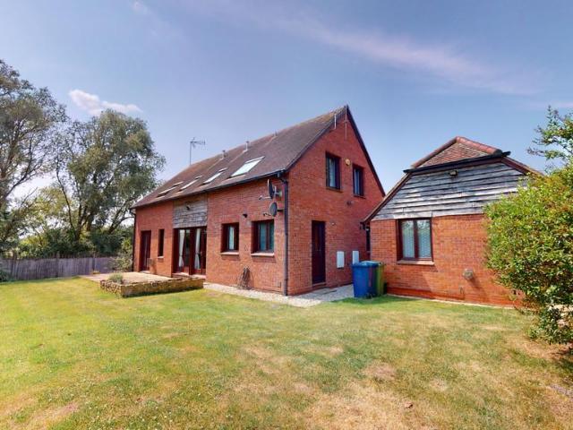 Wightfield Manor, Apperley 5 bed detached house to rent £2,750 pcm £635 pw
