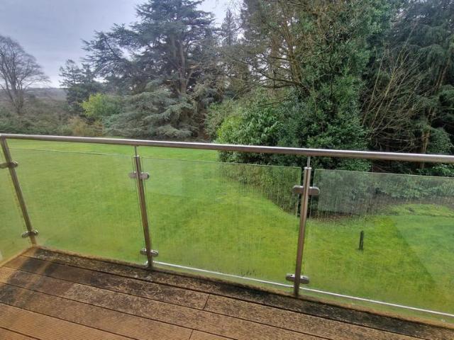 Wightwick Court, Wolverhampton, West. 2 bed flat to rent £1,395 pcm £322 pw