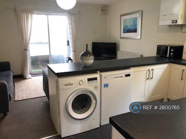 Wilton Avenue, Southampton, SO15 6 bed semi detached house to rent £2,496 pcm £576 pw