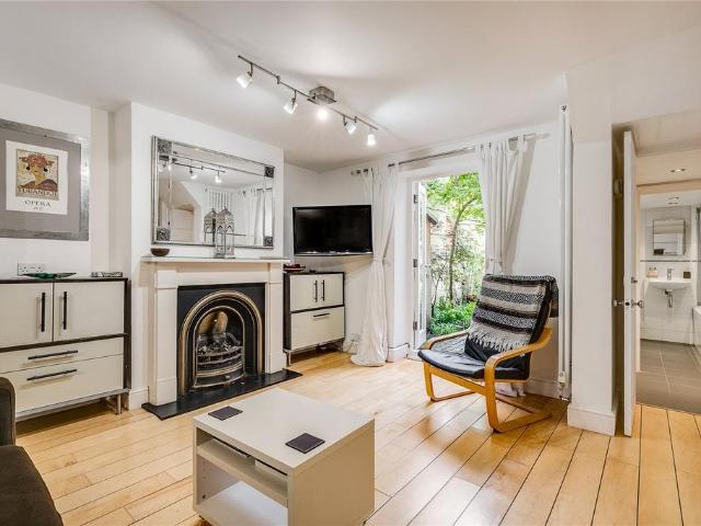 Wilton Square, Islington, London Studio to rent £2,750 pcm £635 pw