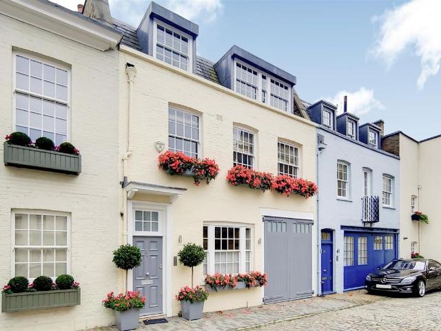 Wilton Row, London SW1X, 3 bed detached house to rent, £13,949 pcm | PrimeLocation