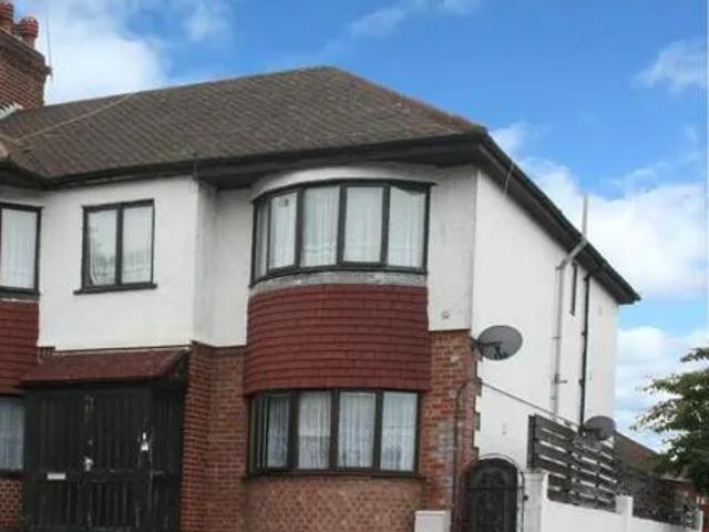 Wilton Road, Barnet, Great London, En4 9dx | Room for rent #166402443 | Rentberry