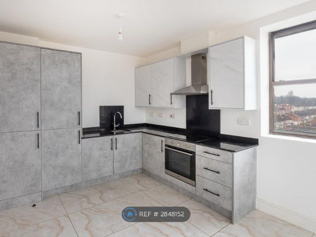 Wiltshire Court, Swindon SN1, 1 bed flat to rent, £800 pcm | PrimeLocation