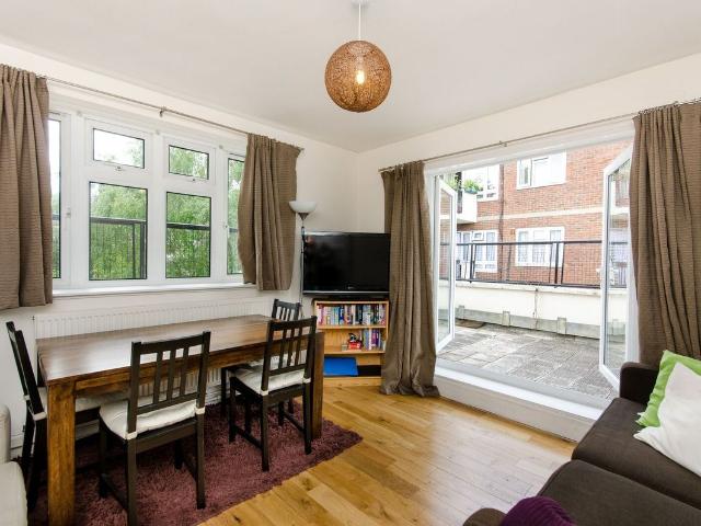Wiltshire Close, Chelsea, London SW3, 2 bed flat to rent, £2,600 pcm | PrimeLocation