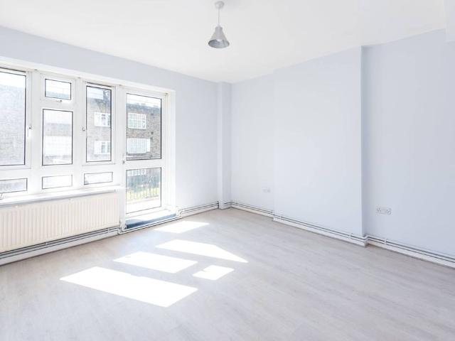 Wiltshire Close, Chelsea, London SW3, 3 bed flat to rent, £3,600 pcm | PrimeLocation