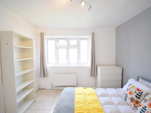 Wiltshire Close, London SW3, Room to rent, £1,148 pcm | PrimeLocation
