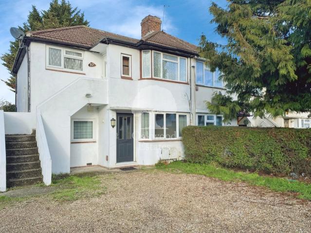 Wiltshire Avenue, Slough SL2, 1 bed maisonette to rent, £1,200 pcm | PrimeLocation
