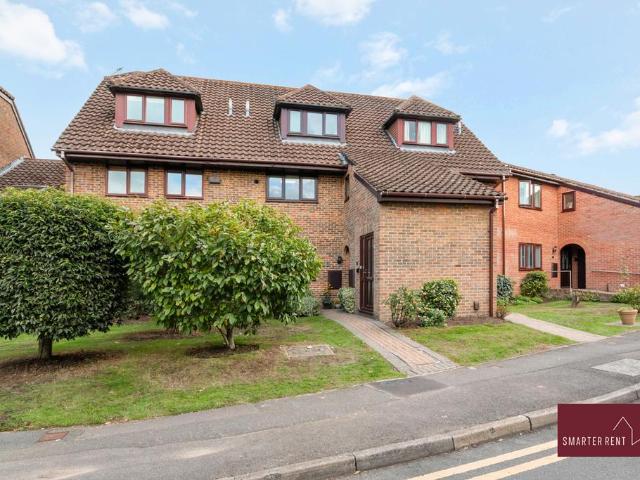Wiltshire Drive, Wokingham RG40 2 bed apartment to rent £3,000 pcm £692 pw