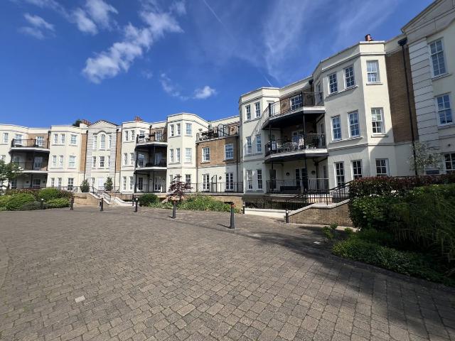 Wilberforce Court Holwood Estate, Westerham Road, Keston, Kent BR2, 2 bed flat to rent, £2,100 pcm | PrimeLocation