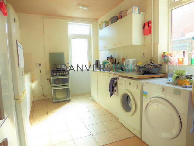 Wilberforce Road, Leicester LE3 4 bed detached house to rent £1,213 pcm £280 pw