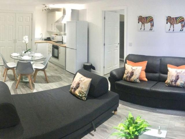 Wilbraham Road, Manchester M14 2 bed flat to rent £1,361 pcm £314 pw