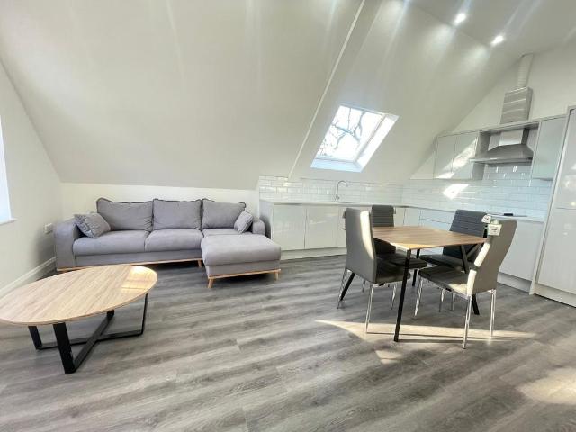 Wilbraham Road, Manchester M14 3 bed flat to rent £2,015 pcm £465 pw