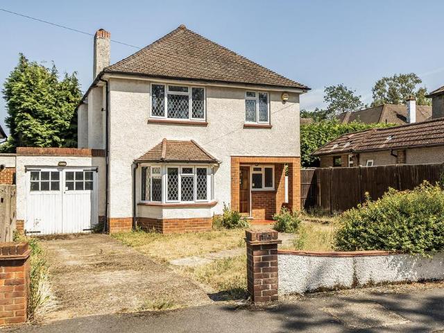 Wilbury Avenue, Sutton SM2 3 bed detached house to rent £2,750 pcm £635 pw