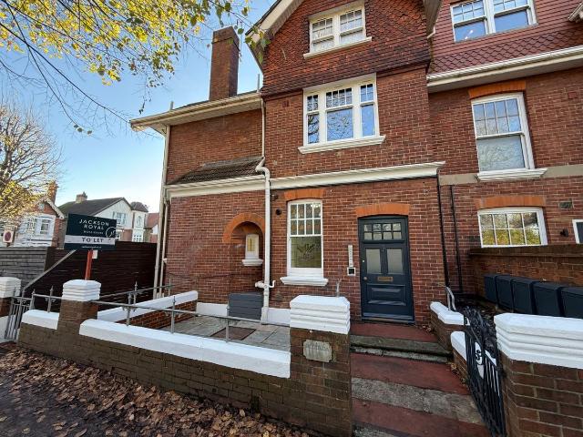 Wilbury Gardens, Hove BN3, 1 bed flat to rent, £1,400 pcm | PrimeLocation