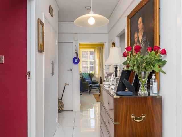 Wilbury Grange 2 bed apartment to rent £1,900 pcm £438 pw