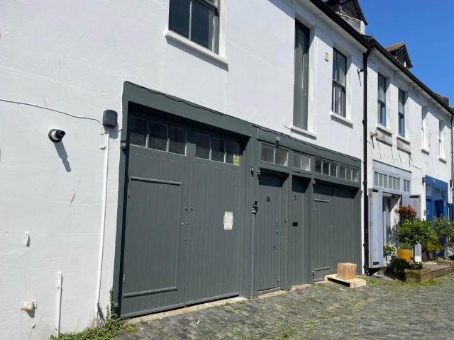 Wilbury Grove, East Sussex BN3 3 bed maisonette to rent £2,300 pcm £531 pw