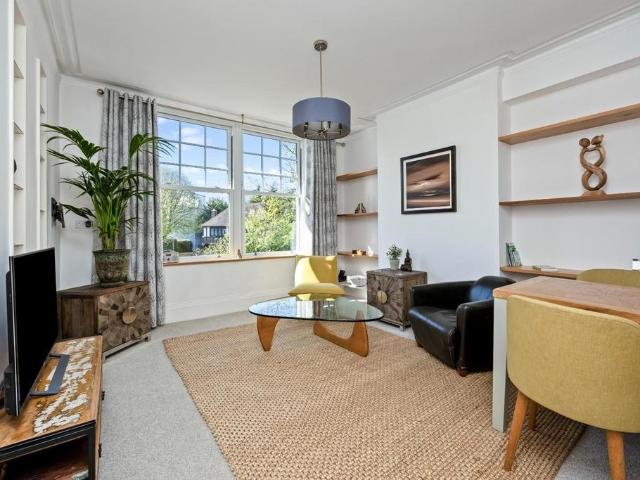 Wilbury Villas, Hove 1 bed flat to rent £1,450 pcm £335 pw