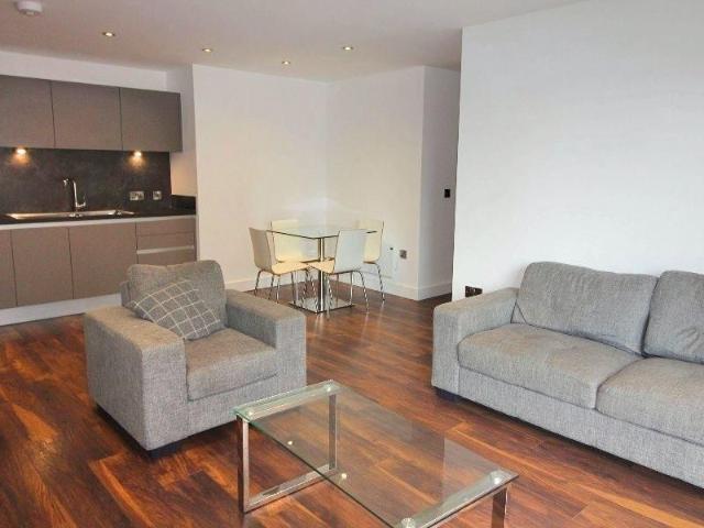 Wilburn Basin, Ordsall Lane, Salford M5, 2 bed flat to rent, £1,275 pcm | PrimeLocation