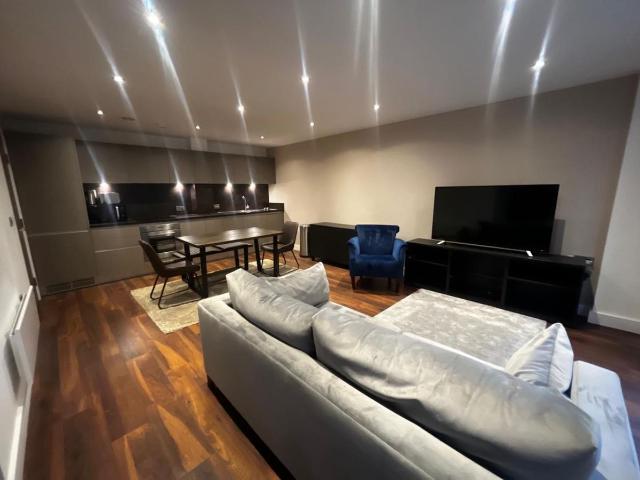 Wilburn Basin, Salford M5, 2 bed flat to rent, £1,550 pcm | PrimeLocation