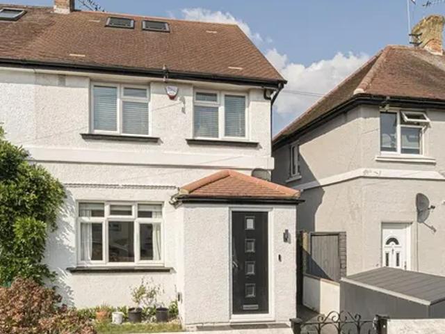 Wilcox Road, London, TW11 0SW, United Kingdom | 4 bed duplex for rent #139270389 | Rentberry