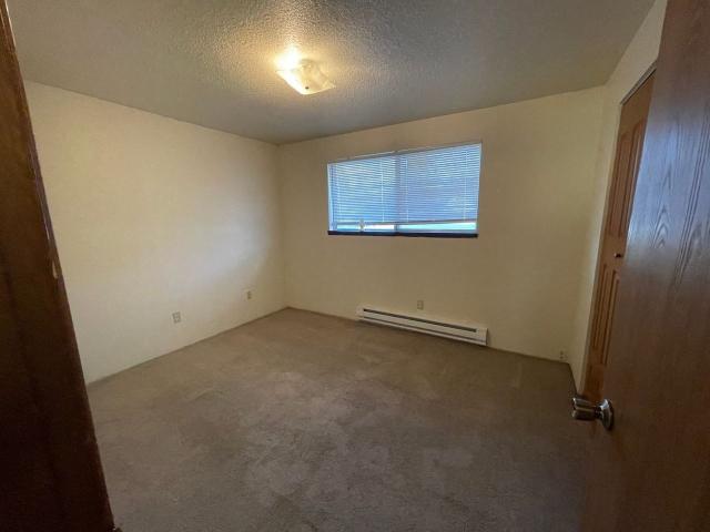 WILD3032 1 Bedroom Apartment for Rent at 3032 W Harvard Ave, Roseburg, OR 97471