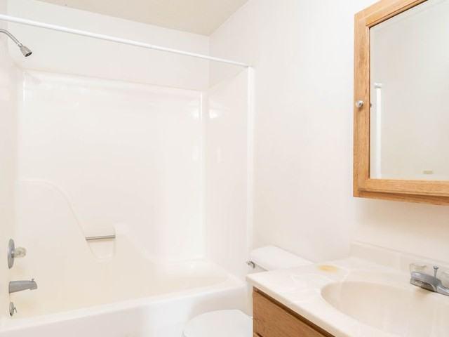 Wild Grove Apartments 704 NICC 2 Bedroom Apartment for Rent at 704 Nicc Dr, Calmar, IA 52132