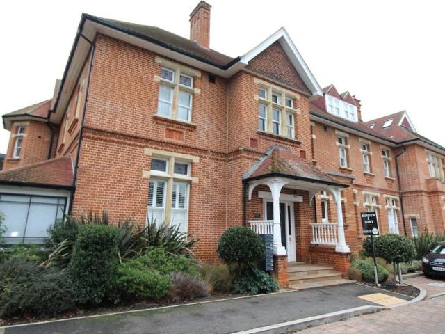 Wildcary Lane, RM3 2 bed apartment to rent £1,800 pcm £415 pw