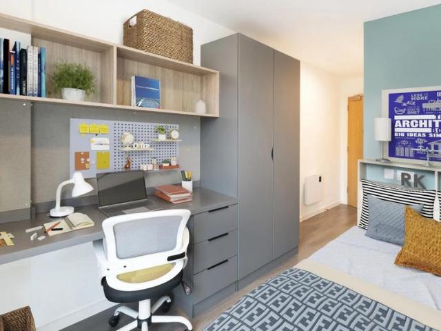 Wilder Street, Bristol BS2 6 bed flat to rent £5,174 pcm £1,194 pw