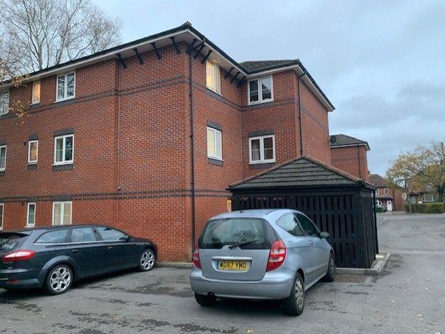 Wildern Lane, Hedge End SO30, 2 bed flat to rent, £1,100 pcm | PrimeLocation