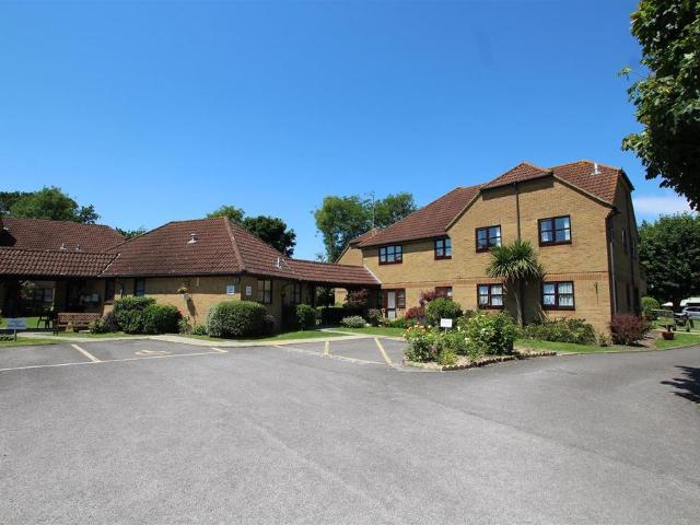 Wildern Lane, Hedge End, Southampton 2 bed retirement property to rent £1,150 pcm £265 pw