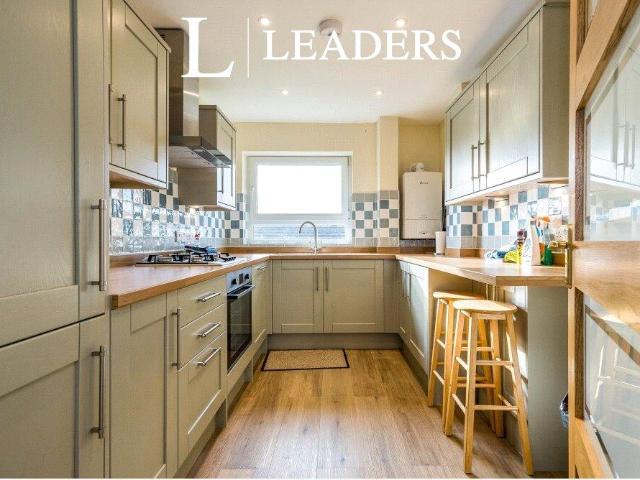 Wilderness Court, Wilderness Road, GU2 2 bed flat to rent £1,700 pcm £392 pw