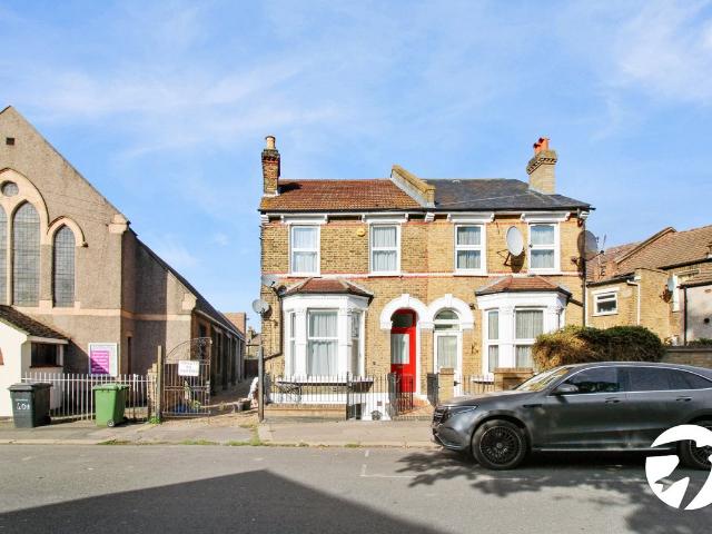 Wildfell Road, Catford, London SE6, 1 bed flat to rent, £1,200 pcm | PrimeLocation