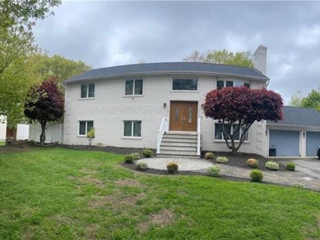 Wildflower Dr, Cranston, Home For Sale