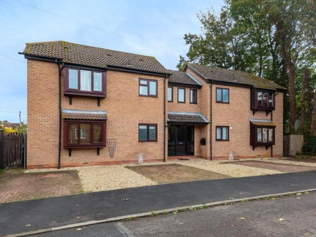 Wildmoor Gate, Abingdon OX14 1 bed ground floor flat to rent £1,195 pcm £276 pw