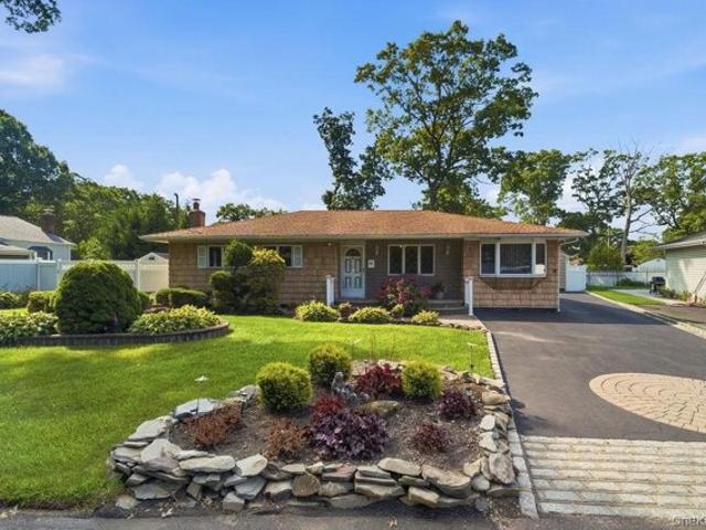 Wildwood Rd, Ronkonkoma, Home For Sale