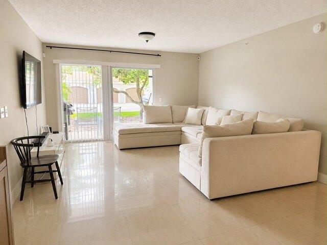Wiles Rd Apt,coconut Creek, Condo For Sale