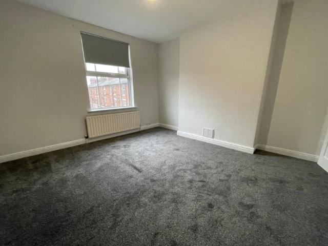 Wilford Crescent East, NG2 2ED
