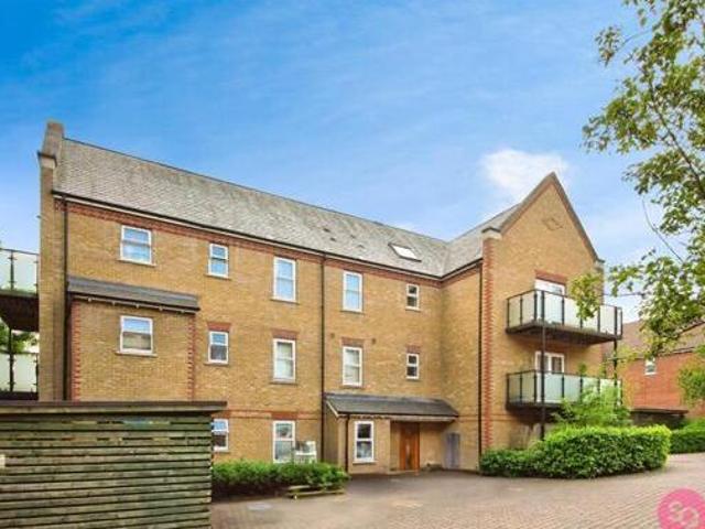 Wilkes Close, Mill Hill, 2 Bedroom Flat